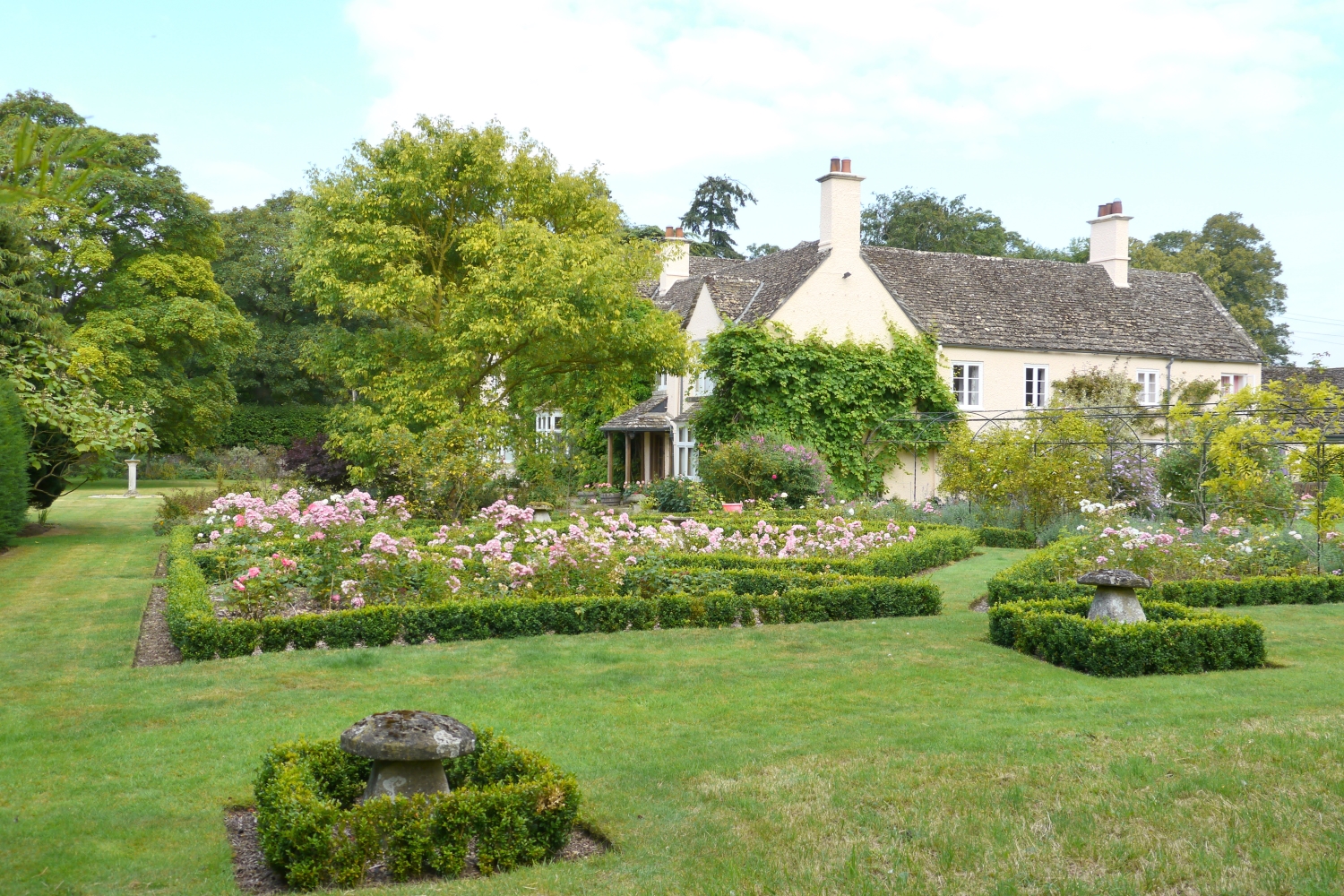 Dauntsey Gardens, Malmesbury, Wiltshire, SN15 4HW - National Garden Scheme